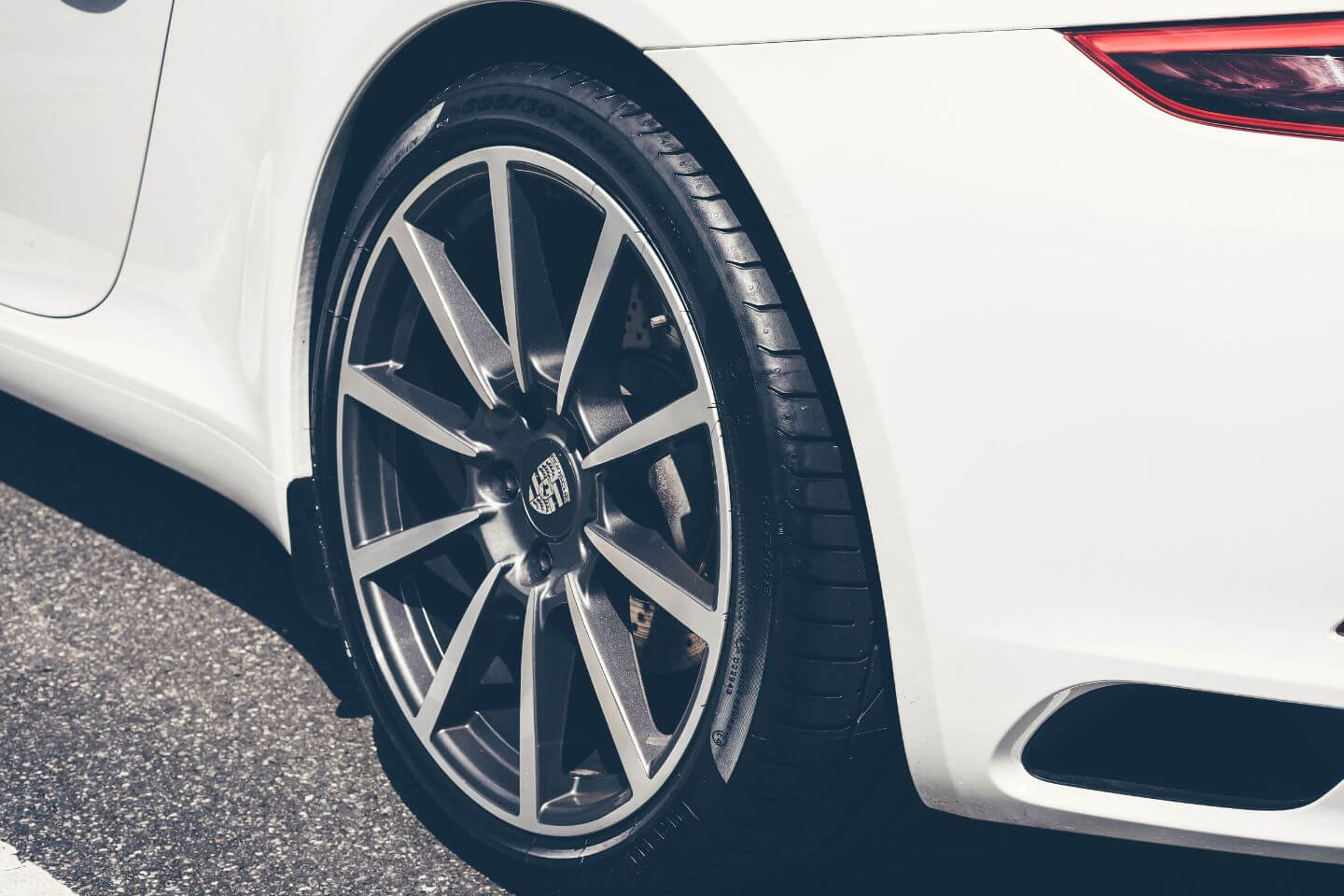 Gurgaon to Kashmere Gate Car Rental - Gurgaon Wheels